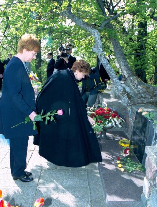 With Love Against War. About the hot hell and a piece of the Kingdom of ...