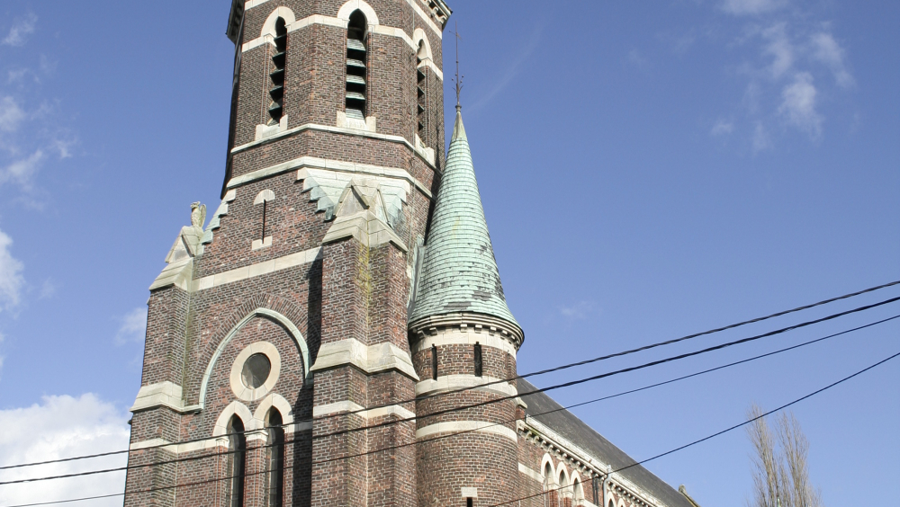 Circuit - Mystère à Hyon, un étrange parasite détruit les murs du ...